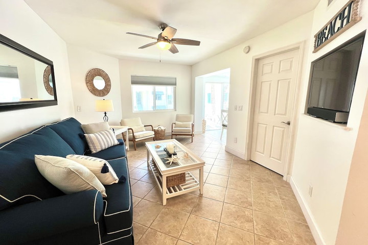 Corner Unit Private Balcony Ocean View, Pool & Spa, Beachfront Access In Florida - Cape Canaveral, FL