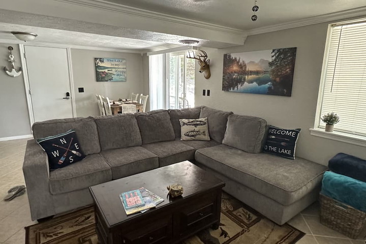 Beautiful Chalet With Lake Access And Close To Entertainment! Bring The Family! - Sunrise Beach, MO