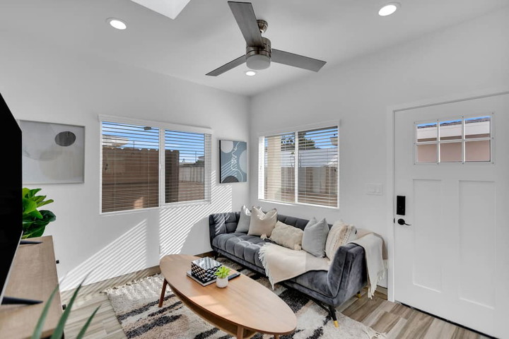 Newly Built, The Modern Disneyland Escape W/ Ev Charging, Near Convention Center - Orange, CA
