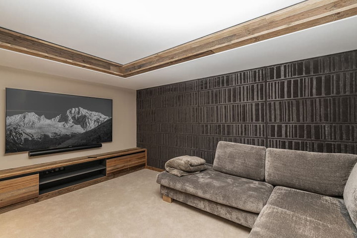 Stunning Chalet With Sauna And Pets Allowed In Courchevel - Courchevel