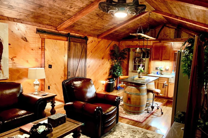 Queens Landing Cabin - 300 Acre Farm Stay Near I-95 & Fort Bragg! - Fayetteville, NC