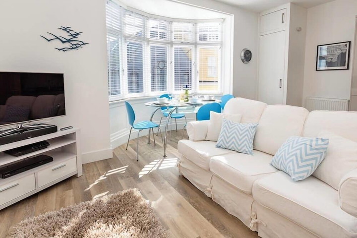 Charming Apartment With Garden & Parking - Dartmouth