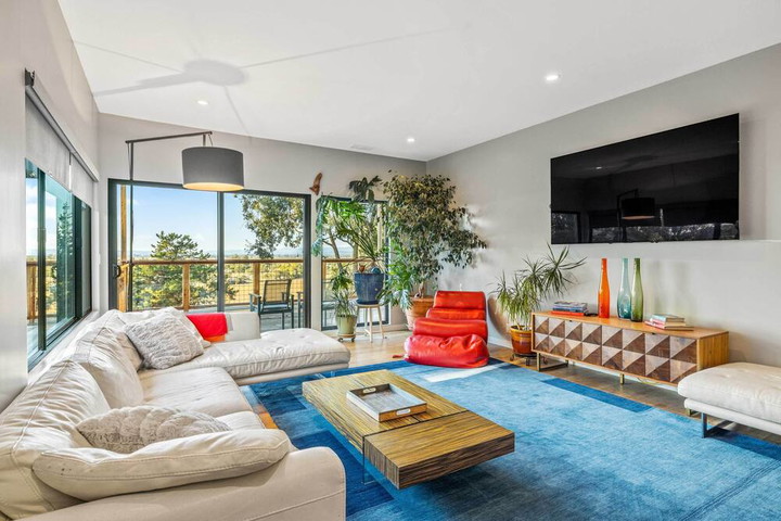 Private Pool & Large Deck: Modern Cotati Villa! - Petaluma, CA