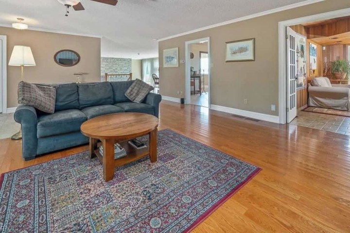 Lake On The Mountain Paradise - Napanee