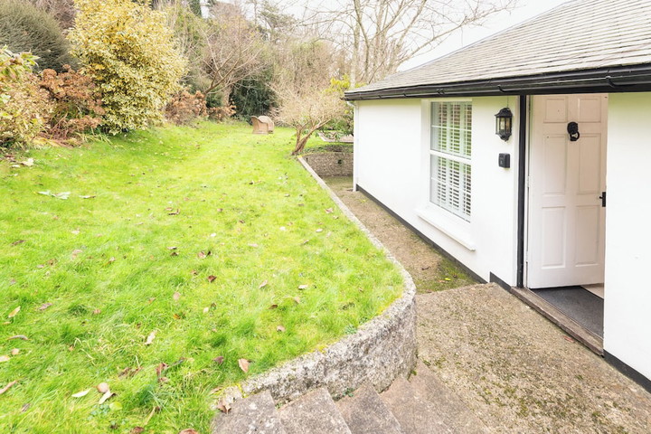 Cliff View Cottage Looking Out To Sea With Garden - Lyme Regis