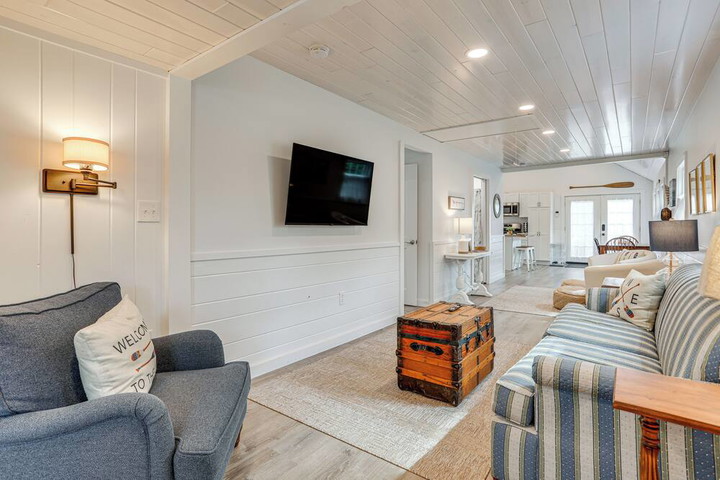 Dock, Deck & Fire Pit! Chautauqua Lake Retreat - Jamestown, NY