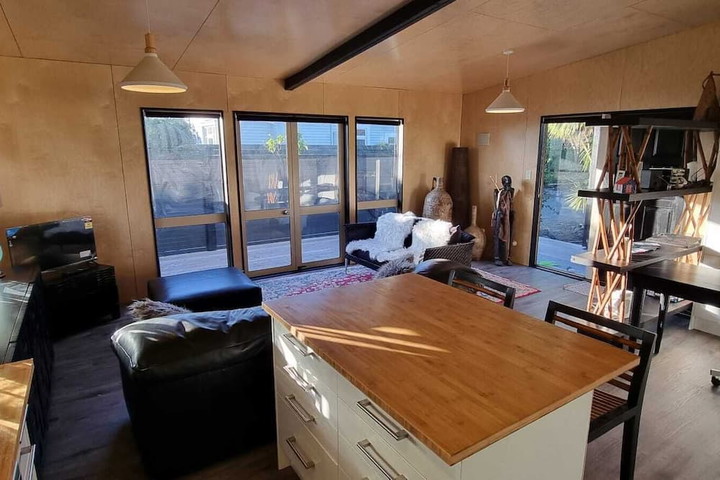 Luxury  Container House Auckland Airport - Auckland