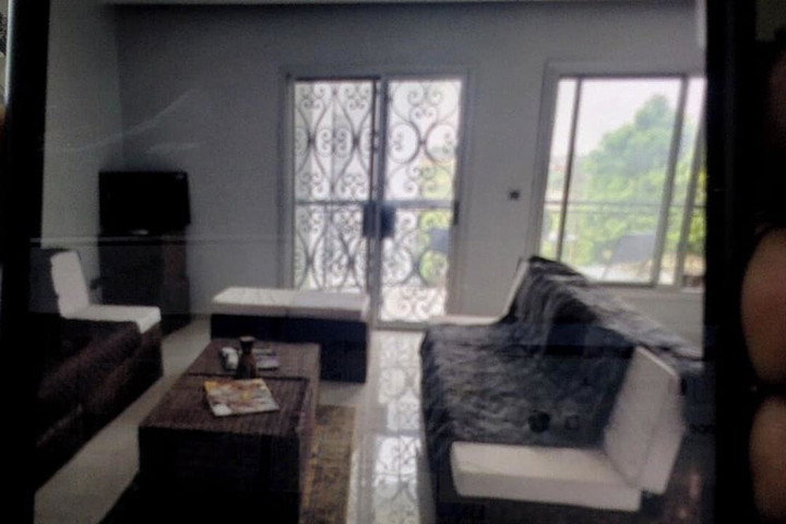 Cameroon Chic 3-bedroom Apartment In Charming Douala With Wifi, Ac. Come Visit - Douala