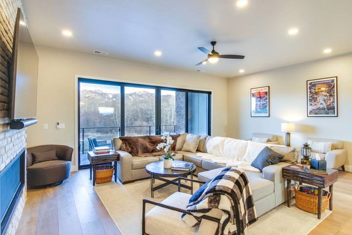 Modern Bozeman Escape W/ Bridger Mountain Views! - Bozeman, MT