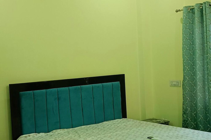 Peaceful 6-bedroom Apartment With Ac In Varanasi Near Stadium & Near Airport - Allahabad