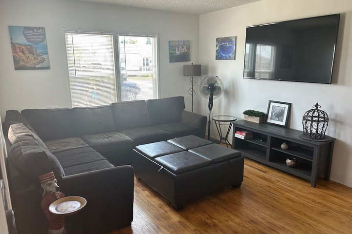 Nice Two Bedroom Home Near, Beach, So-fi & Lax - El Segundo, CA