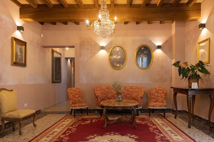 Villa In San Giacomo Roncole With 12 Bedrooms Sleeps 30 - Emilia-Romagna