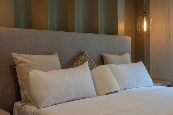 Elegant 5-bedroom Guest House - 