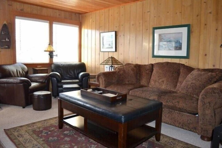 Charming Cozy Cottage W/ Oceanview! Steps To Beach!!! W/ 2 Large Decks And Wifi! - Lincoln City, OR