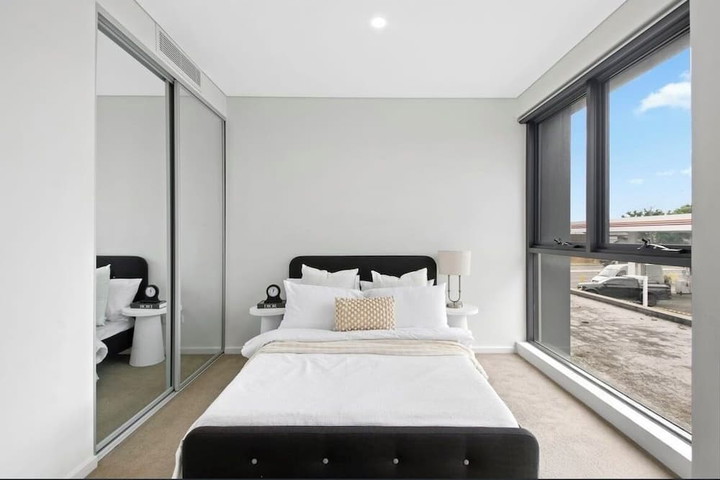 2 Bedroom, 2 Bathroom, Private Parking Apartment - Castle Hill