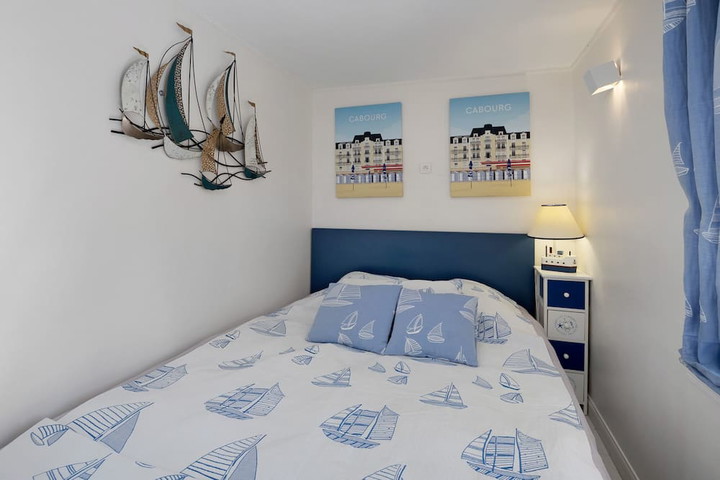 Guest Room With Wi-fi In Cabourg - Dives-sur-Mer