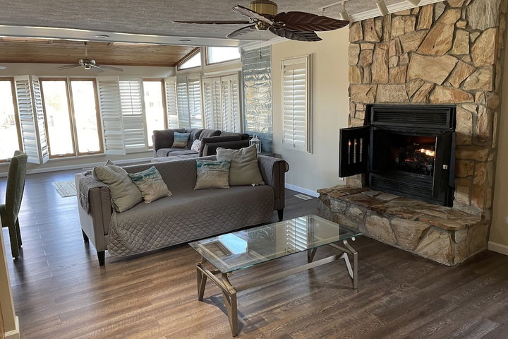 Spacious & Comfortable Home, Water Access Near Beach, Restaurants & Hampton Univ - Hampton, VA
