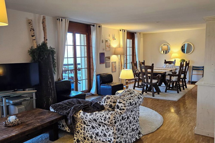 Spacious Central 5-room Apartment - Montreux