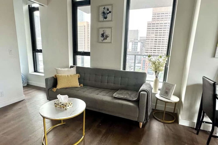 *Cozy Condo/king Bed/pool/gym/cityviews/walkscore 91 - Alberta