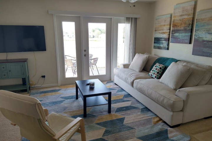 Large Waterfront Condo With Private Balcony, Beautiful Sunset Views. - St. Petersburg, FL