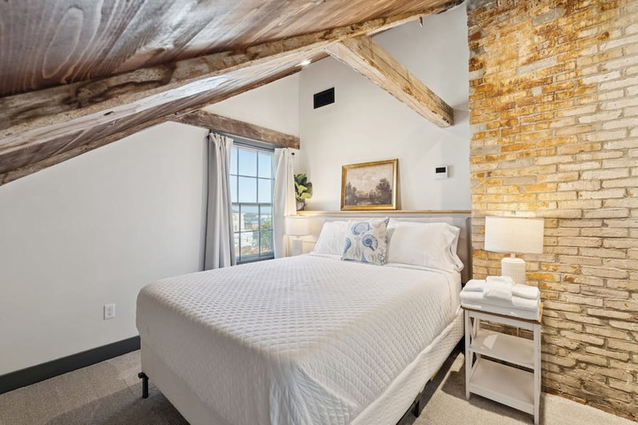 The Loft - Private Suite In Historic Home - Portland, ME
