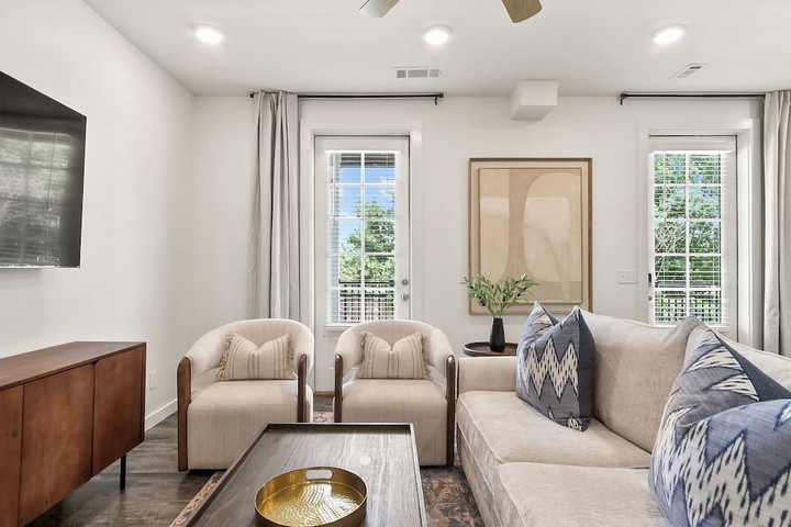 Game Day Chalet Condo Walkable To Stadium - Tuscaloosa, AL