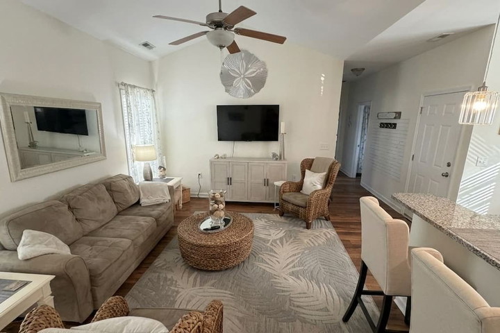 Cozy 3-bedroom 2.5-bath Raised Beach Cottage Monthly Rental Only Pawleys Island - South Carolina