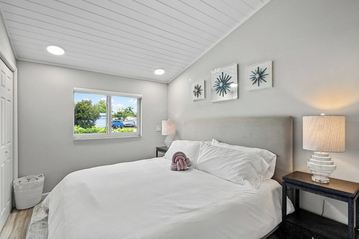 Heated Pool + Private Pool House - Delray Beach, FL