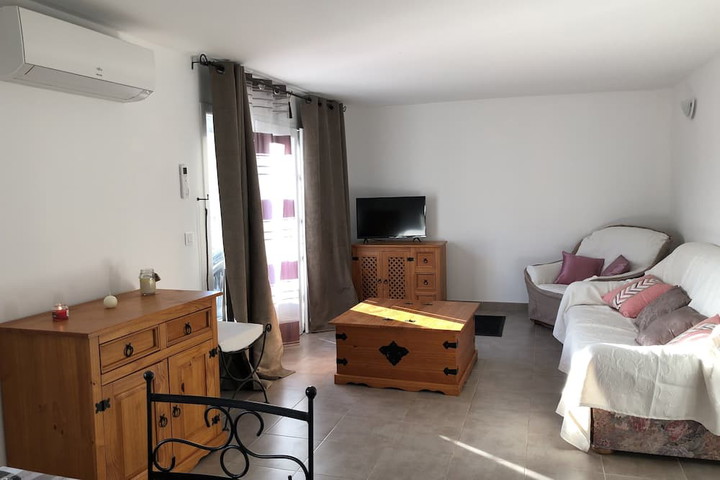 Fully-equipped 70 M2 Apartment, Ideal For Families, Quiet, Cool Location. - Figari