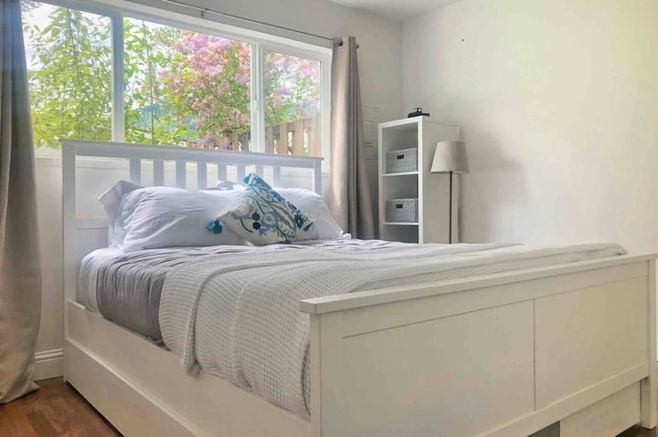 Fenced Yard, Trails Out The Back Door, Minutes Walk To Downtown - Issaquah, WA