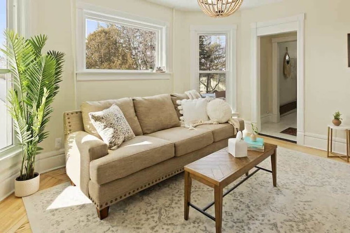 [Cozy] Loft - Steps To Downtown! - Sturgeon Bay, WI
