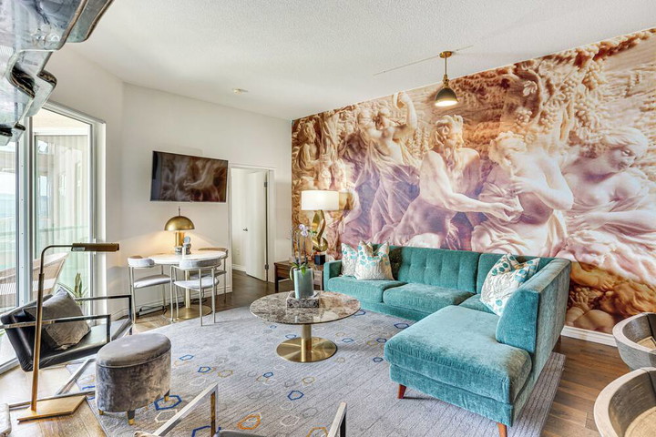 Luxe Long Beach Condo W/ Pool: 1 Mi To Shoreline! - Long Beach, CA