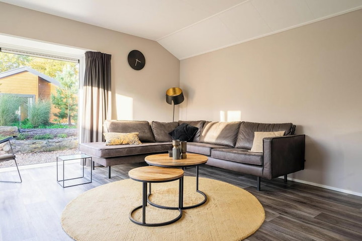 Chalet With 2 Bedrooms And 1 Bathroom - Arnhem