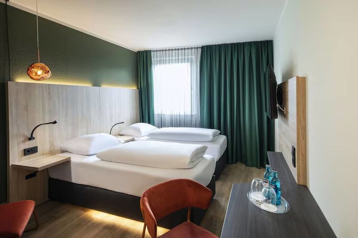 Stylish Double Room | Close To Shopping, Restaurants & The Rhine - Langenfeld