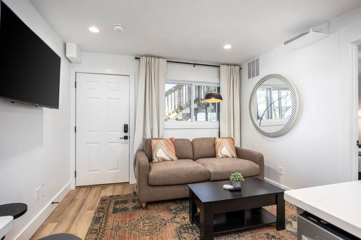 Bright Condo By Vanderbilt And Belmont, 3 Miles To Downtown - Brentwood, TN