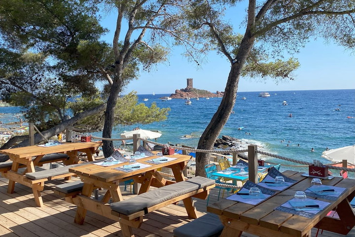 Agay, Cap Esterel ***: Magnificent Sea View, South-facing Terrace, Pool Access, Parking - Agay