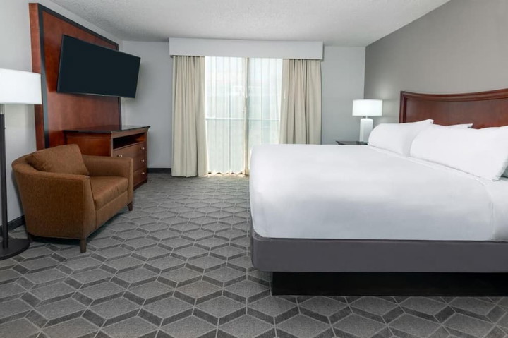 Always A Great Idea To Unwind! 4 Comfortable Units, Indoor Swimming Pool! - Dallas, TX