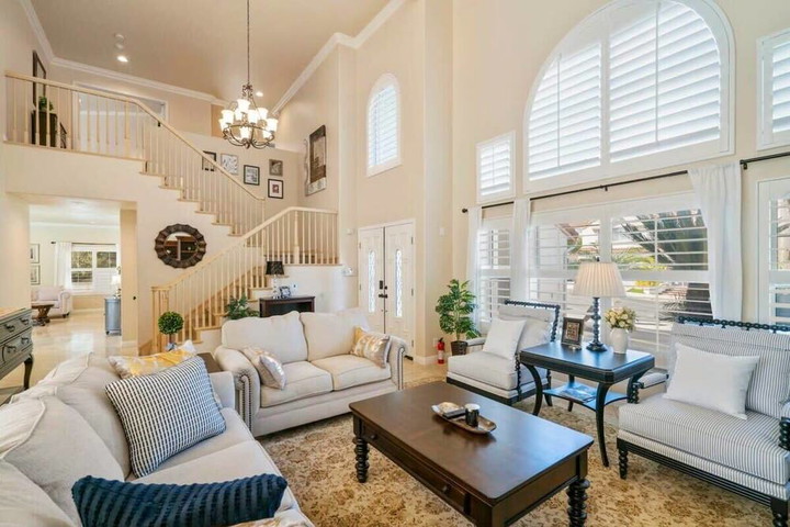 Marbella Lane - Captivating Home W Pool - La Puente, CA