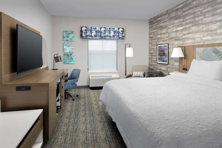 Near Logan Airport + Free Breakfast. Shuttle. Gym. - Boston, MA