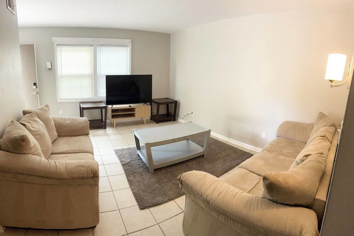 Cozy Getaway Near Downtown 2.0 - Columbia, SC