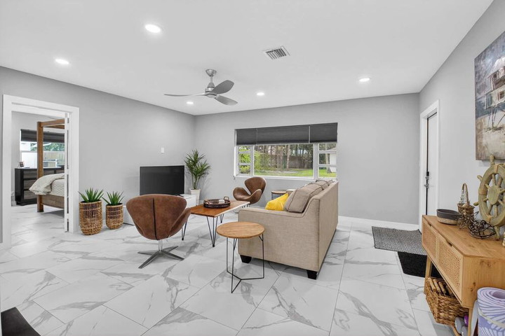 Walk To Atlantic Ave & Beach + Modern 2br Delray - Delray Beach, FL