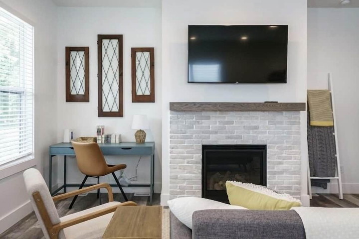 Legacy Ii- Walk To Notre Dame. New 6 Bedroom 5.5 Bathrooms,  Sleeps Up To 14 - Notre Dame, IN