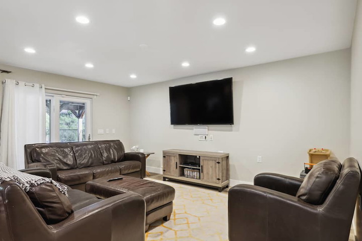 Spacious Pine Mountain Lake Cabin Rental W/ Decks - California
