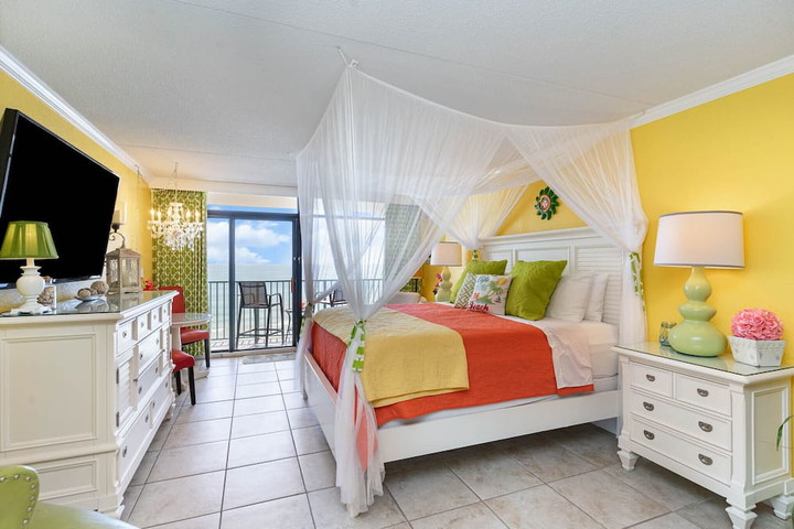 Caribbean Paradise-romantic Oceanfront Escape With Canopy King Bed & Views - South Carolina