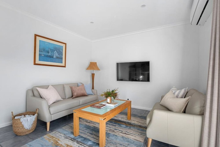 Esplanade Apartments | Ocean View Beachfront | West Beach - Glenelg