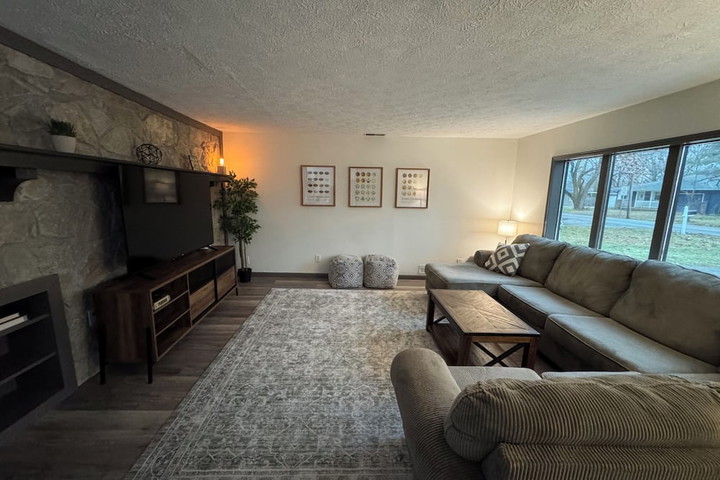 Grand Park Basecamp Sleeps 14 Sports & Family Retreat With Plenty Of Space! - Noblesville, IN