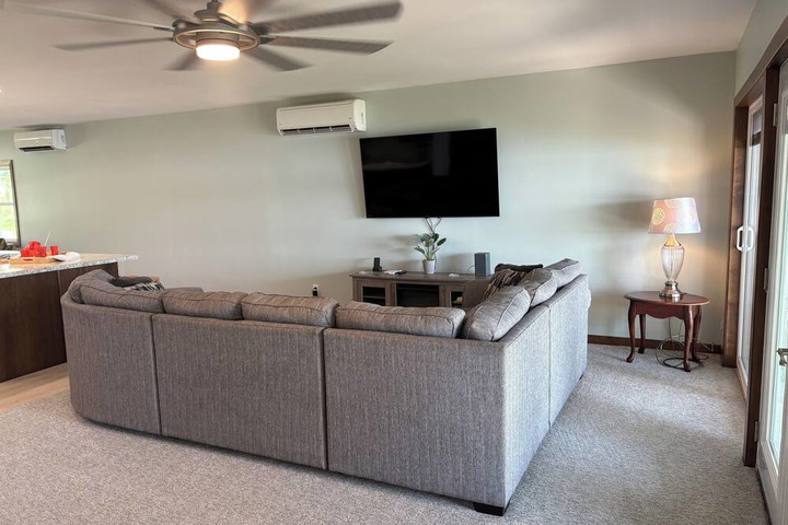 Fresh And Modern Lakefront Cottage Minutes From The Little Brown Church - Nashua, IA