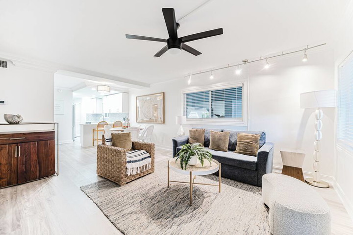 Boca Intracoastal Retreat: Pet Friendly, Walk To Beach, Pool & Gym - Margate, FL