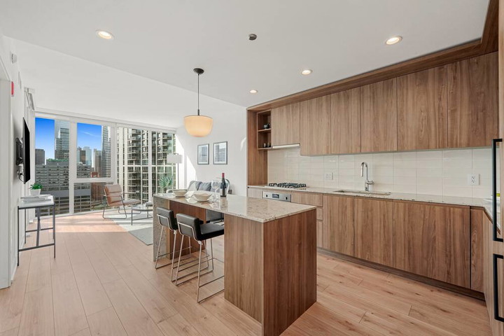 Level River North | Executive One-bedroom & Office Suite, Space To Focus - Chicago Union Station