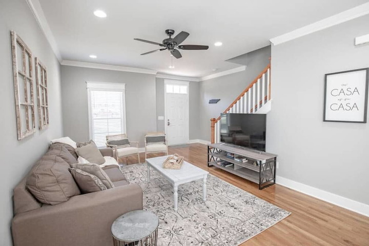 Updated 2br | Safe, Central Location - Columbia, TN
